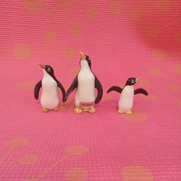 Goebel | Art | Vtg Seaworld Penguins Figurine Porcelain Daddy Mommy ...